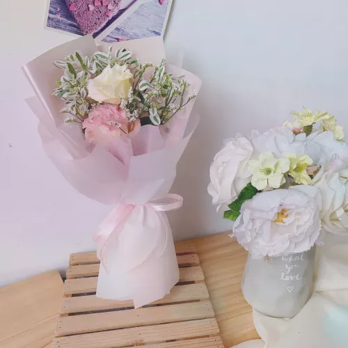 Hydrangea,Rose - 1988 Florist and Gifts's Flower on thefloristmarket.com